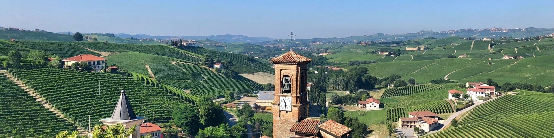Barolo, Italy. 🍷☀️ Beautiful small town rich of history and wineries. Immersed in the northern Italian countryside, these hills is where you can find one of the most famous Italian red wines, the Barolo. The town is full of wineries that offer tastings, it’s a good day trip if you’re staying in Turin or Cuneo!
#wine #barolo #italy #countryside #hills #wineries #redwine #aboveitall