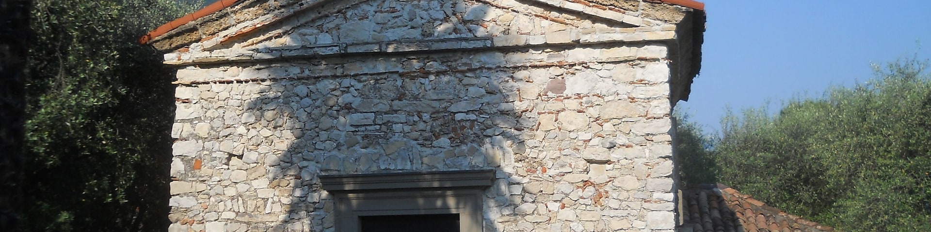 Facciata della chiesa di San Giorgio Martire a Predore