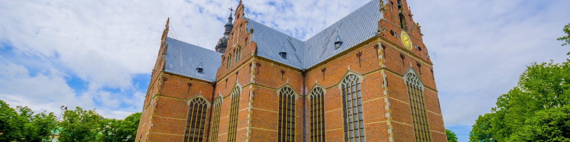 Kristianstad showing a church or cathedral and street scenes