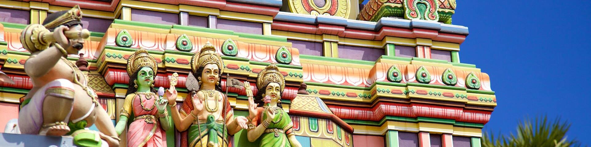 Saint-Paul showing a temple or place of worship