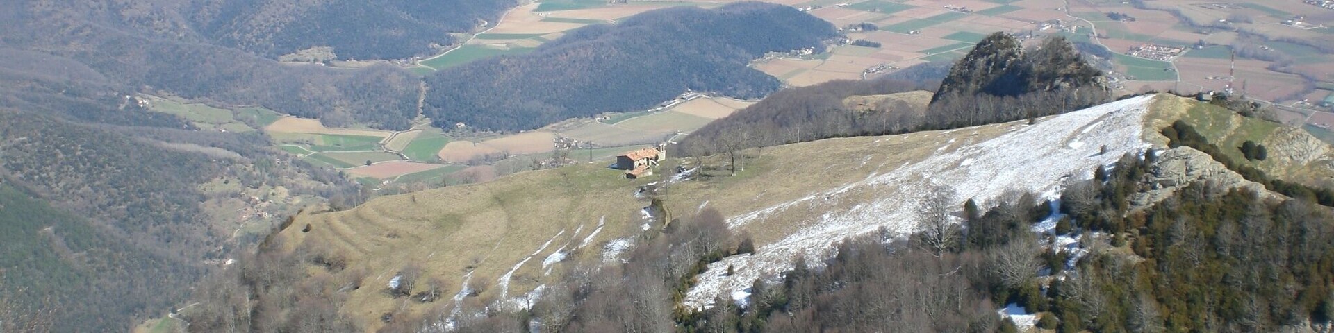 Santa Magdalena del Mont des del Puig dels Llops (març 2011)