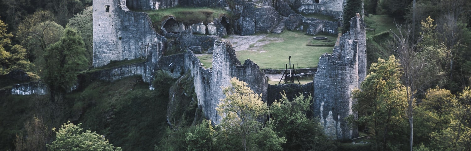 Beautiful view on the ruins of Montaigle.
#architecture #culture #belgium #travel #visit #castle #hiking #ardennes
Make sure you follow me on:
https://www.facebook.com/ShotByCanipel/
https://www.instagram.com/canipel/