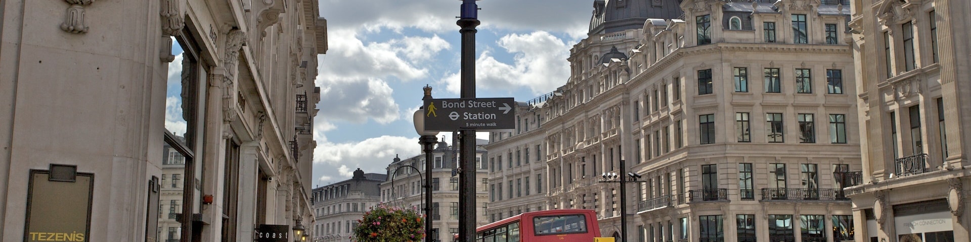 Oxford Street featuring central business district, signage and a city
