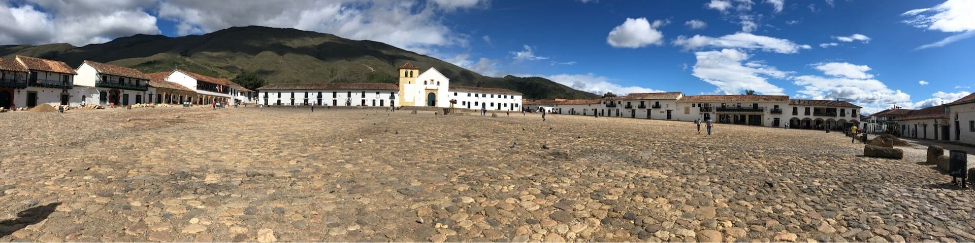 The largest plaza in Colombia at 14,000 sqm