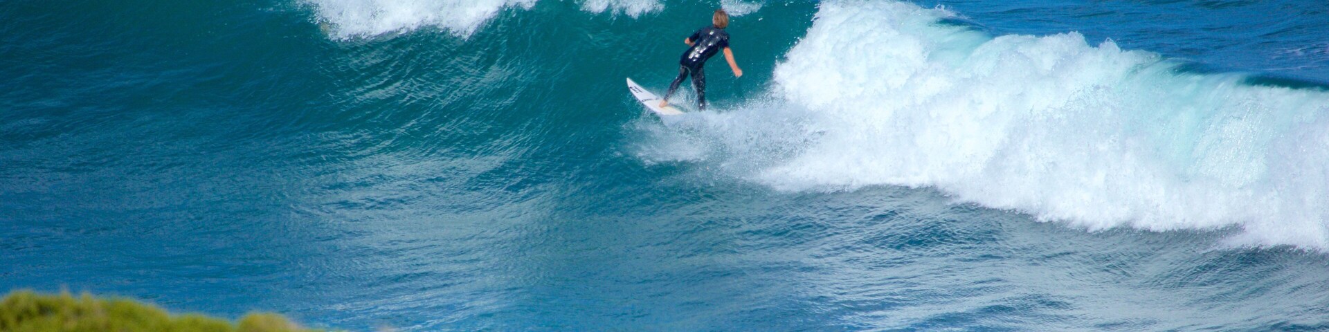 Bell\'s Beach showing surfing and surf