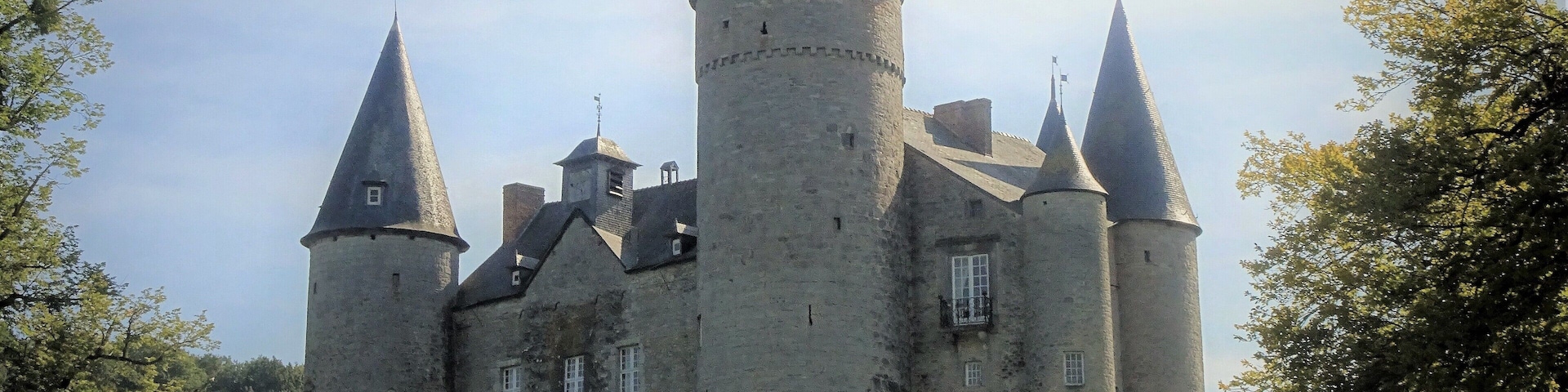 With its heavy walls and five pointed towers, the “Château de Vêves” looks like a fairy-tale castle. It was built in 1410 but according to ancient chronicles and discovered foundations, a first fortification was built here in the 7th century. Remarkable: The castle (and its predecessor) has been inhabited by the same family for more than 9 centuries.  #History