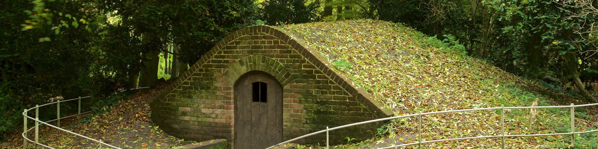 Lydiard Park featuring heritage elements, a garden and fall colors