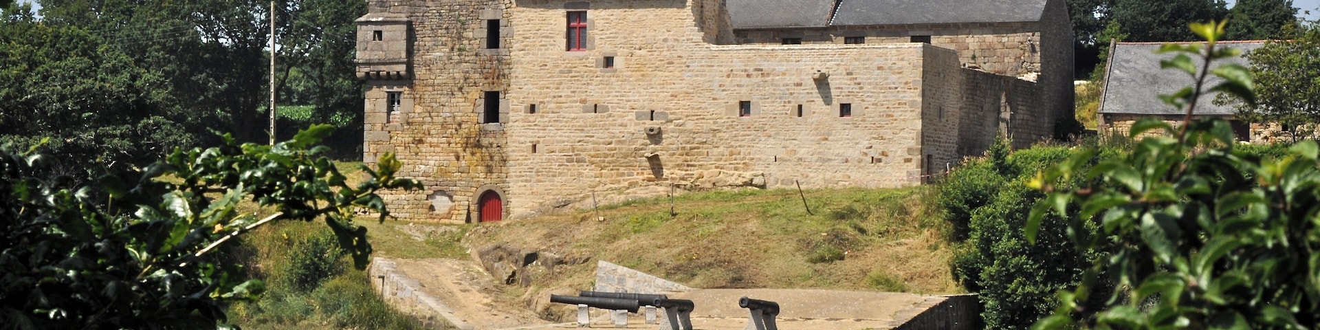 This building is classé au titre des Monuments Historiques. It is indexed in the Base Mérimée, a database of architectural heritage maintained by the French Ministry of Culture, under the reference PA00090484 .