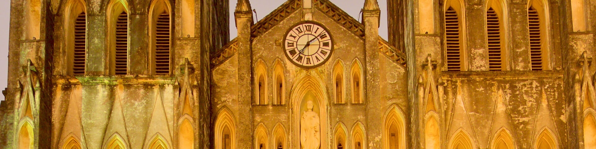 Catedral de St. Joseph que inclui arquitetura de patrimônio, uma igreja ou catedral e elementos de patrimônio