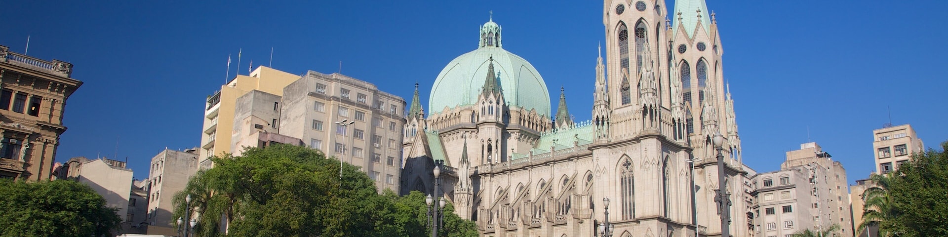 Sao Paulo Cathedral featuring a church or cathedral and religious aspects