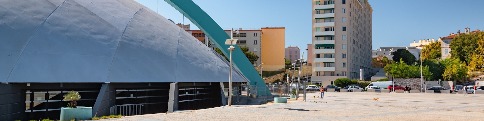 Le Dôme showing modern architecture