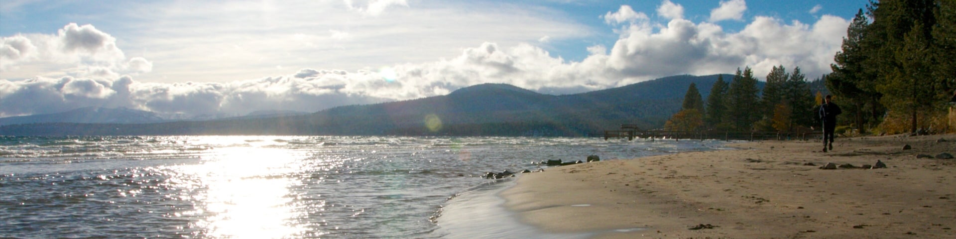 Kings Beach State Recreation Area que inclui uma praia e paisagem