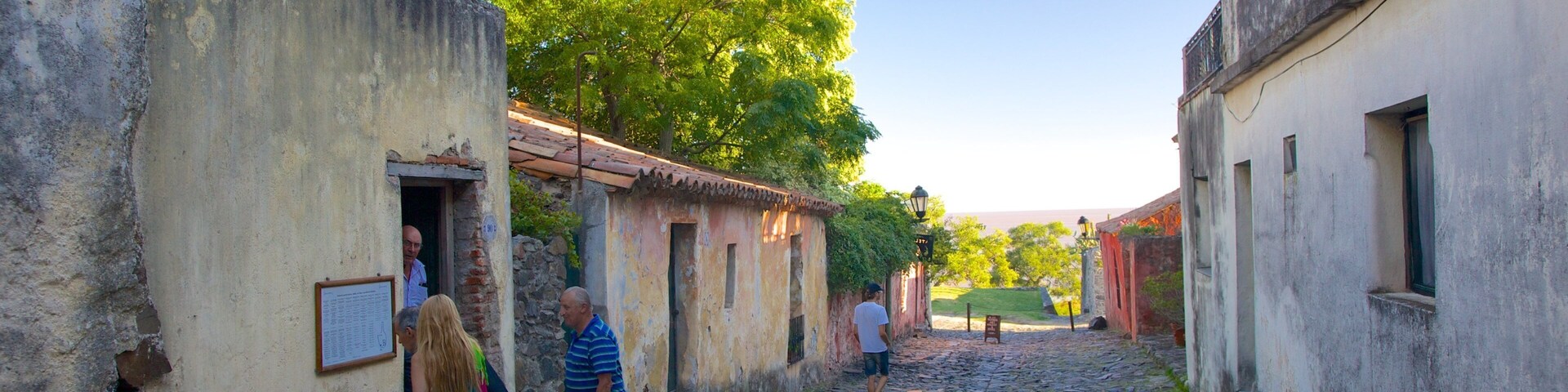 Uruguai que inclui elementos de patrimônio assim como um casal