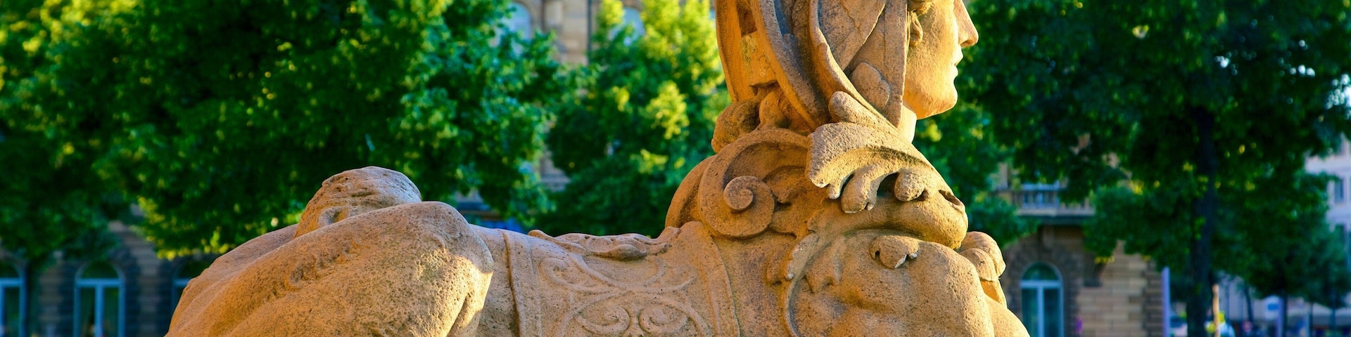 Mannheim Water Tower showing a statue or sculpture and heritage elements