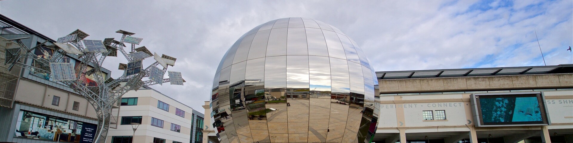 Castle Park featuring a square or plaza, street scenes and outdoor art