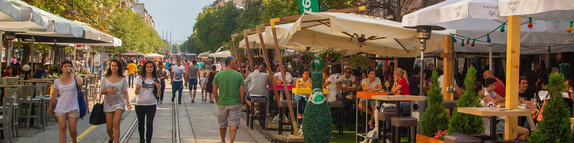 Vitoshka Boulevard which includes street scenes and outdoor eating
