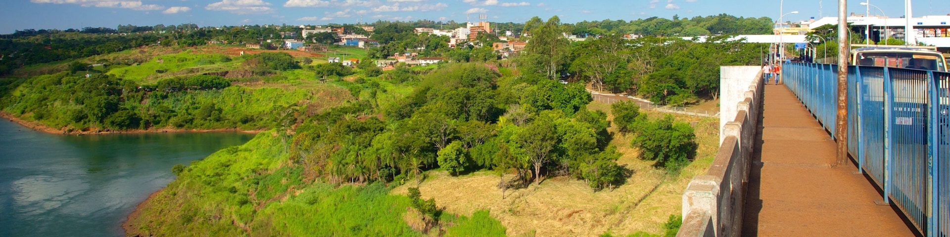 Ponte da Amizade que inclui paisagem, um rio ou córrego e paisagens