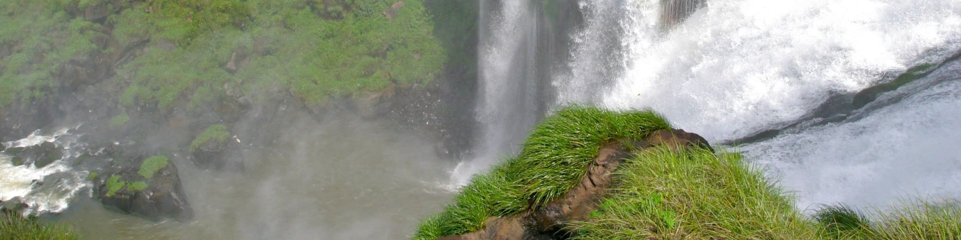 Cataratas del Iguazú que inclui uma cascata