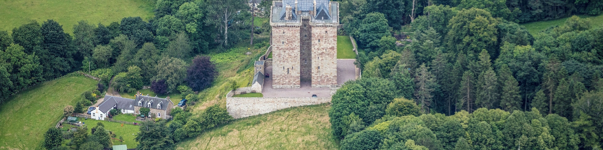 This is a photo of listed building number
