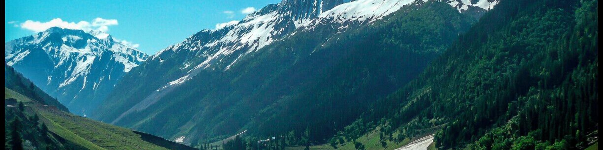 Sonamarg village, a lovely little place 3 hours east of Srinagar, India.
#snow