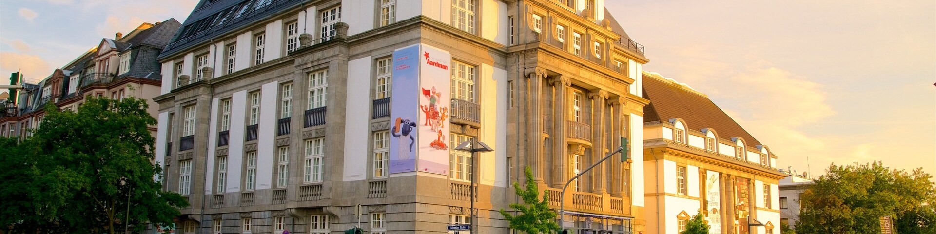 Museumsufer showing heritage elements and a sunset