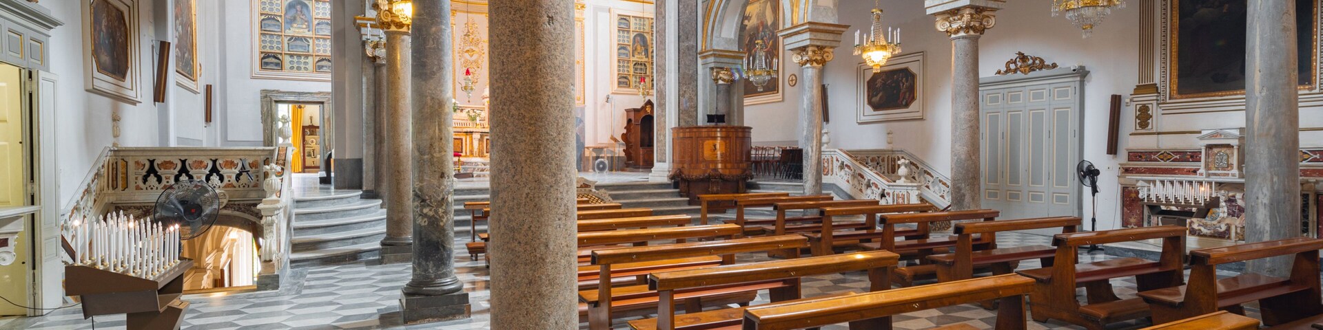 Basilica di Sant\'Antonio which includes a church or cathedral, interior views and heritage elements