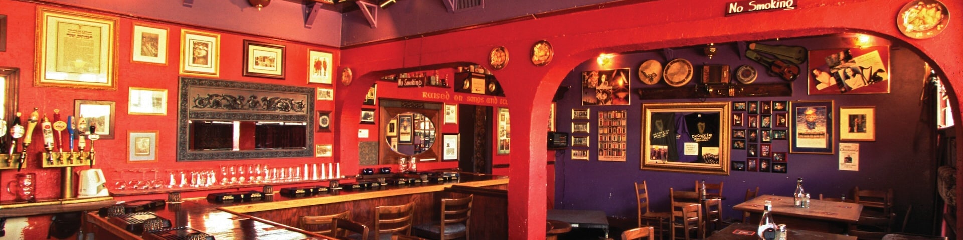 Port Charlotte Town Center que inclui vistas internas e um bar