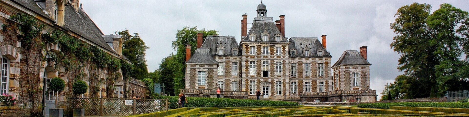 The Castle was constructed in 1631 , by the architect Francois Mansard . There is also the airship museum the place very well known , "the dream of
Malcolm Forbes " the famous American man bought this castle after the war in 1945) 🎈, airship, hot air balloon 🎈.and there is also a beautiful garden .