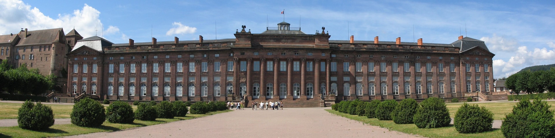 SAVERNE le Château des ROHAN vue du parc