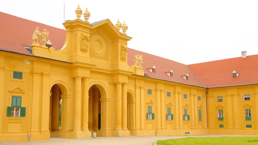Lednice Liechtenstein Castle which includes heritage elements, heritage architecture and chateau or palace