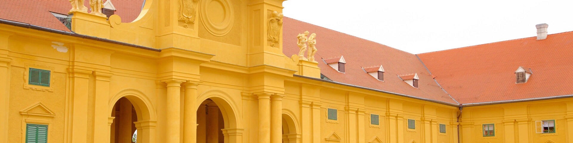 Lednice Liechtenstein Castle which includes heritage elements, heritage architecture and chateau or palace