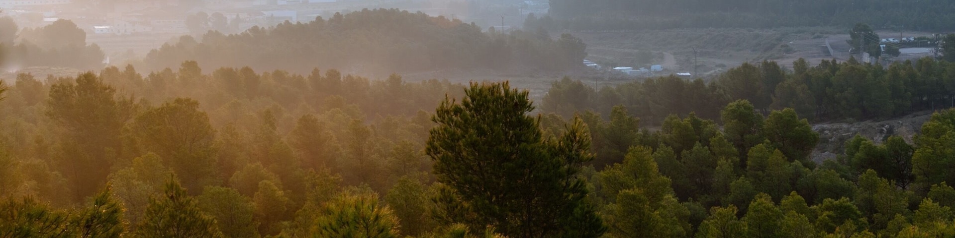 Stunning little town with an epic castle, this location has tonnes of photography opportunities.