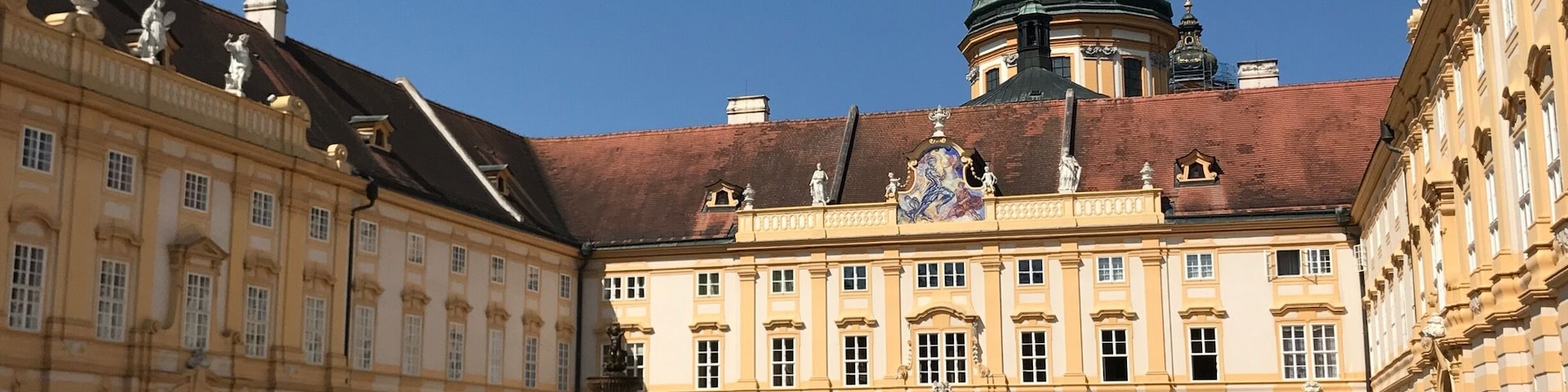 Entrance to the courtyards is free...