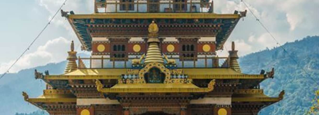 The inside of the temples are incredible but photography is not allowed on the inside.
#StunningStructures #Bhutan