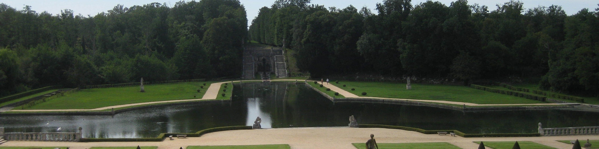 Vu du balcon extérieur et sur les jardins