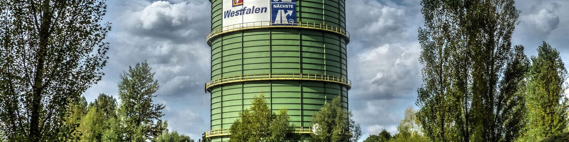 Hibernia Park mit Gasometer in Herne