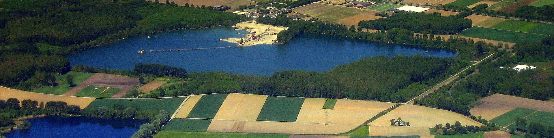 Willich und Schiefbahn hinter dem Baggersee