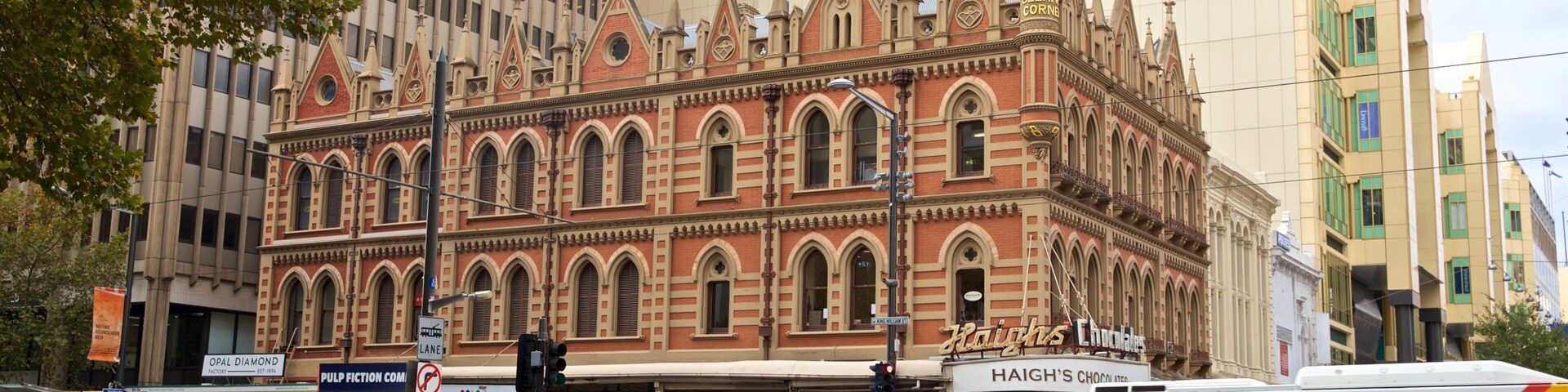 Beehive Corner Building which includes heritage architecture and a city