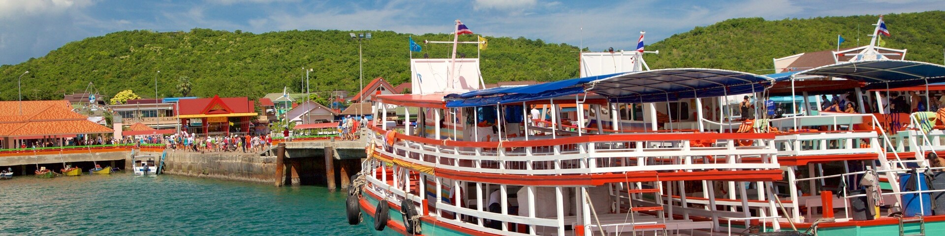 Na Baan Pier que inclui paisagens litorâneas e canoagem