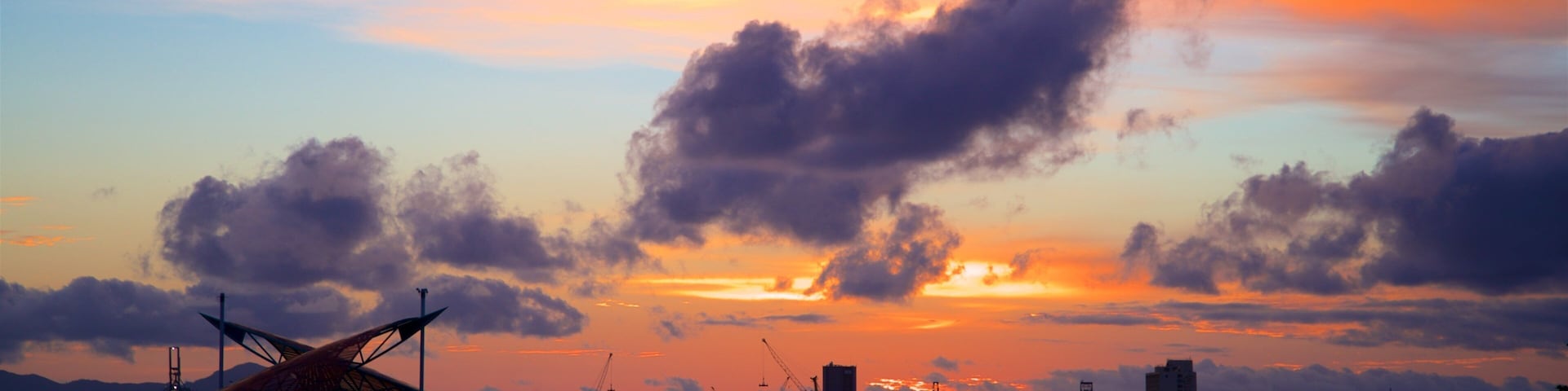 The Strand showing a sunset