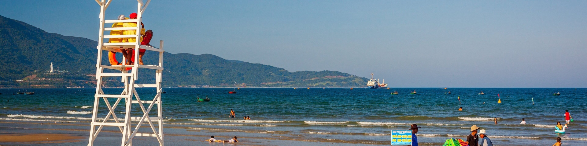 My Khe Beach showing general coastal views and a beach