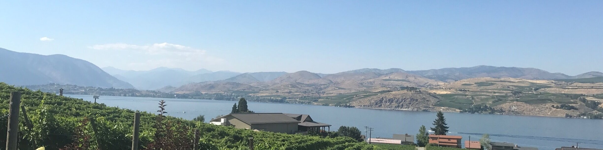 Great view of the big lake 🍷