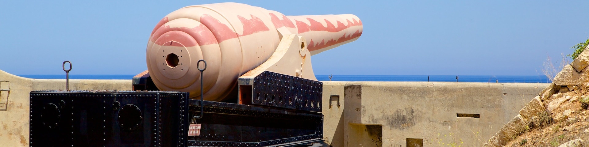 Fort Rinella showing a castle and military items