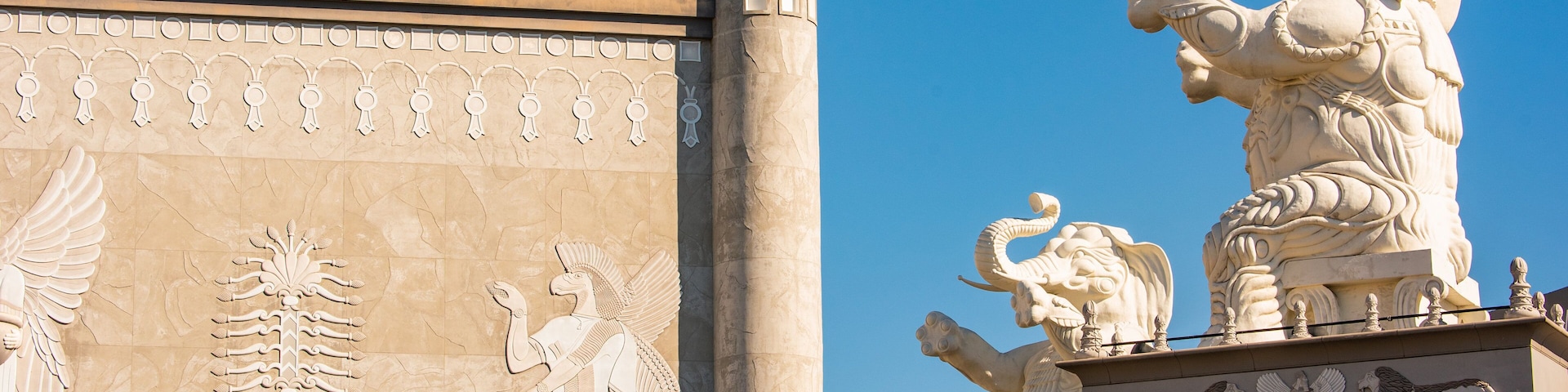 Grauman\'s Egyptian Theatre featuring a statue or sculpture and heritage elements