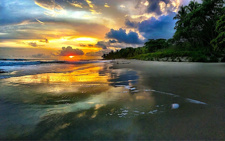 Have tamarind-ginger margaritas at Habenero. You can sit on the beach and catch these amazing sunsets.. #BeachTips