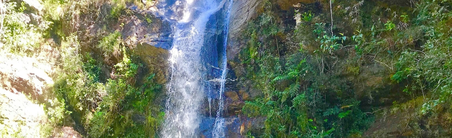 one of the most beautiful tourist spots of the veneer of the veadeiros! its clear water and the contrast with the beautiful natural landscape! very cute
