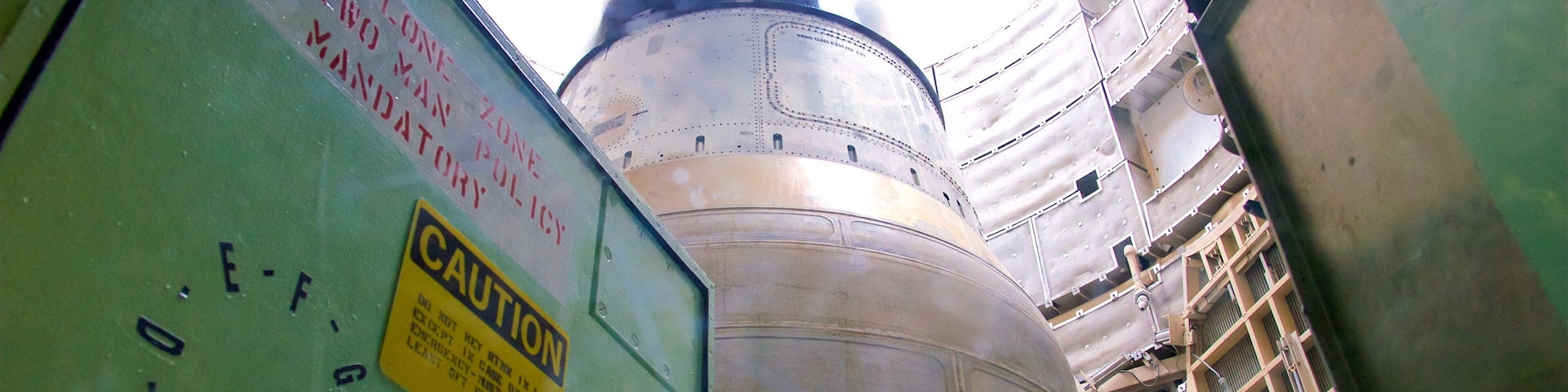 Titan Missile Museum que inclui vistas internas e itens militares