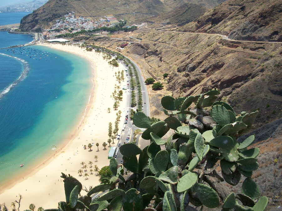The beautiful beach of San Andrés to the north of Santa Cruz de Tenerife. Very green and tropical here. This is in great comparison to the arid desertified region in the south of the Island. I find that Tenerife is an island of two halves...