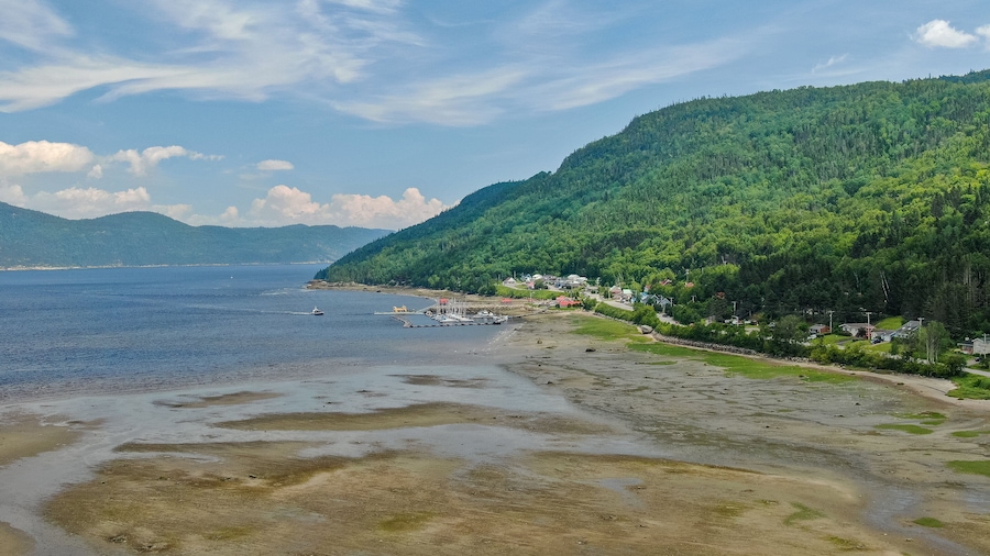 Petit-Saguenay which includes general coastal views
