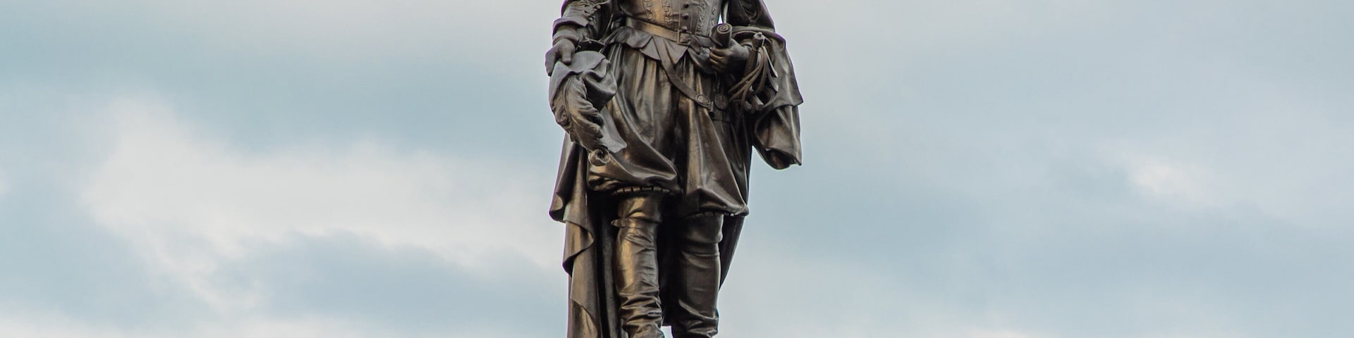 Samuel de Champlain Statue featuring a statue or sculpture